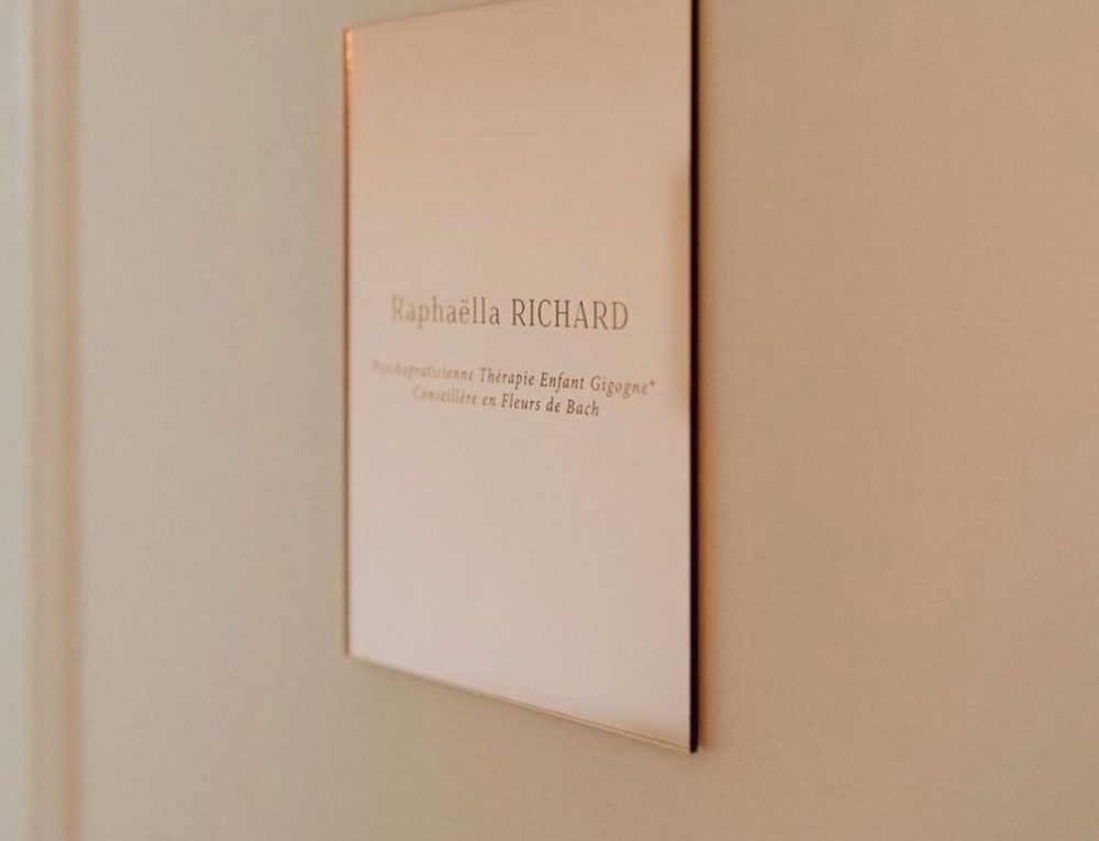 Plaques de tableaux exposition imitation laiton gravés – Imprimerie ICB